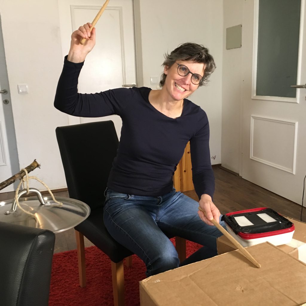 "Weil ich unbedingt die Musik hören wollte, musste meine Familie beim ...